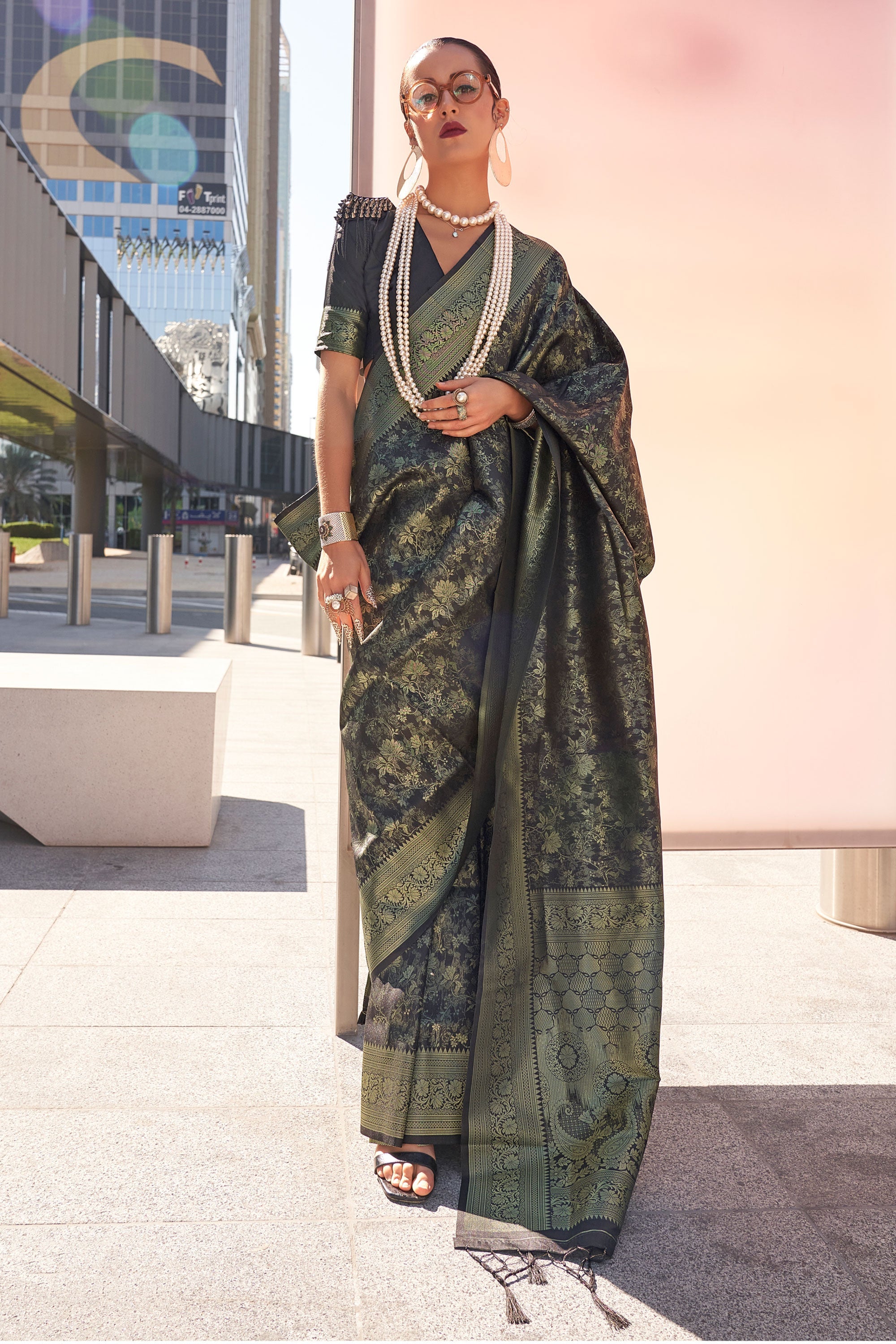 Black Color Beatific Look Handloom Weaving Saree – Sarees Bazaar